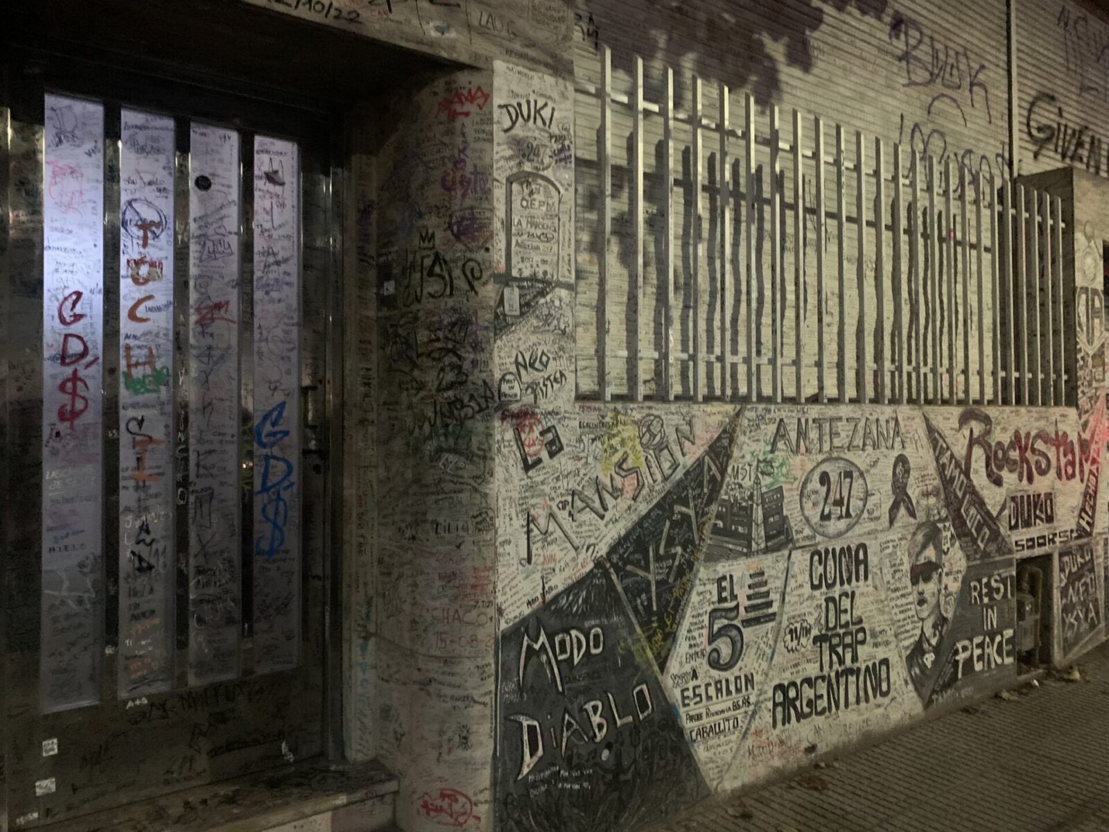 BUSCAN SALVAR LA MANSIÓN DE MODO DIABLO | FREESTYLE HOY